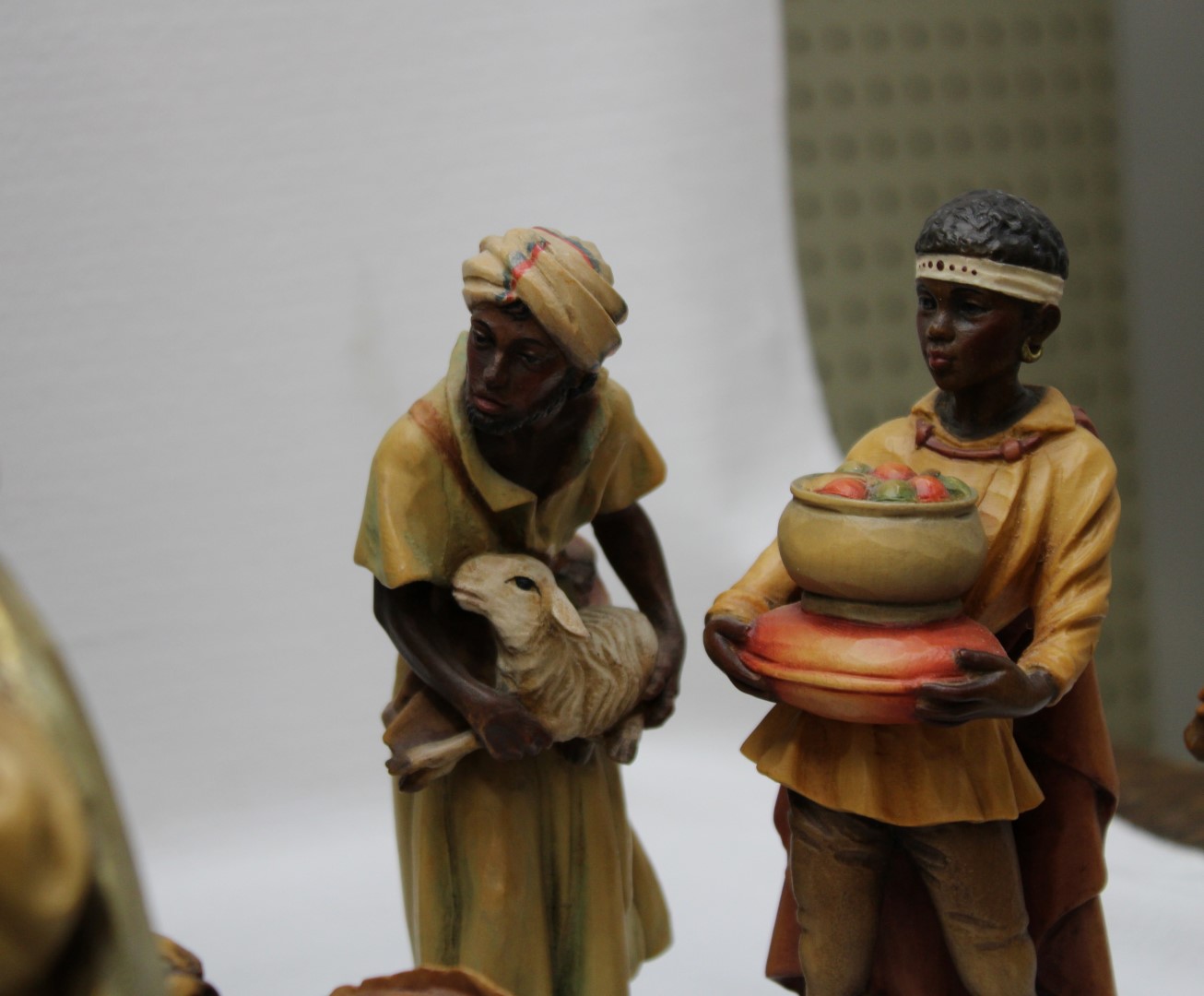 8" 24 Piece ANRI Hand Carved Nativity | T. H. Stemper Co.