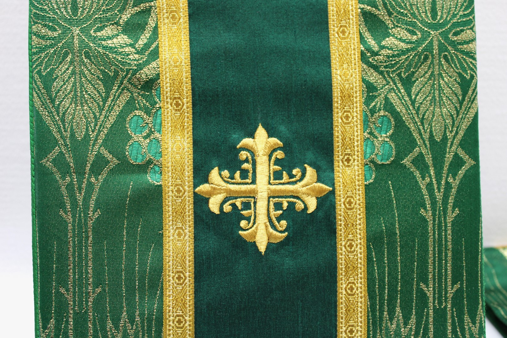 Green Roman Chasuble w/ Stole, Burse, Veil, and Maniple | T. H. Stemper Co.
